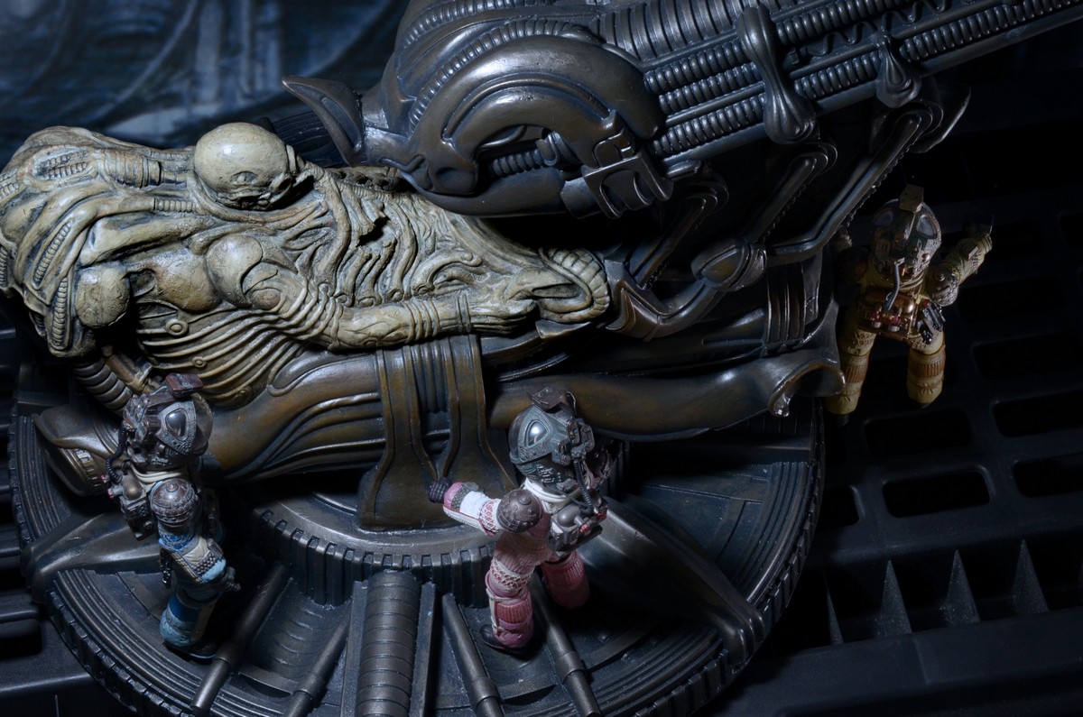 Alien – Foam Replica – Fossilized Space Jockey – NECAOnline.com