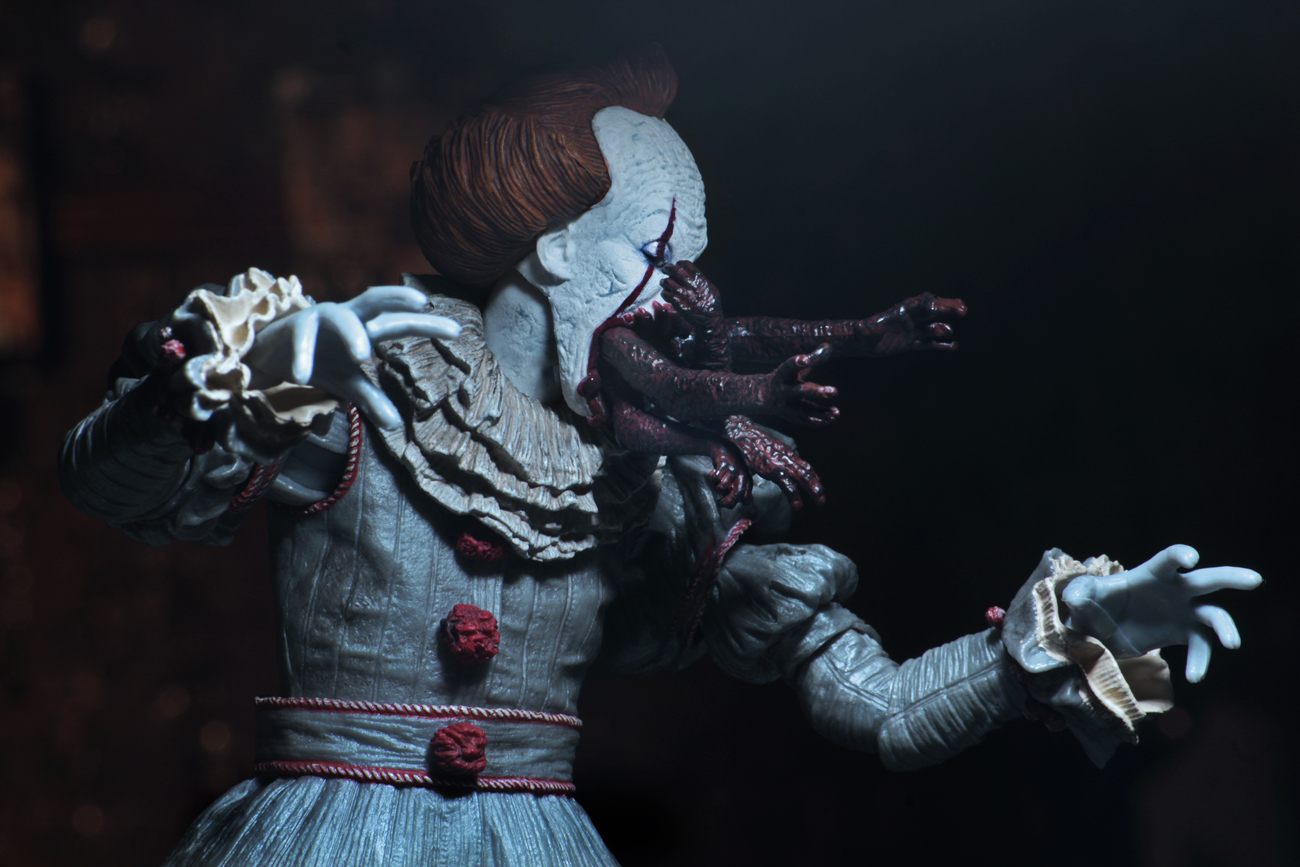 IT – 7″ Scale Action Figure – Ultimate “Dancing Clown” Pennywise ...