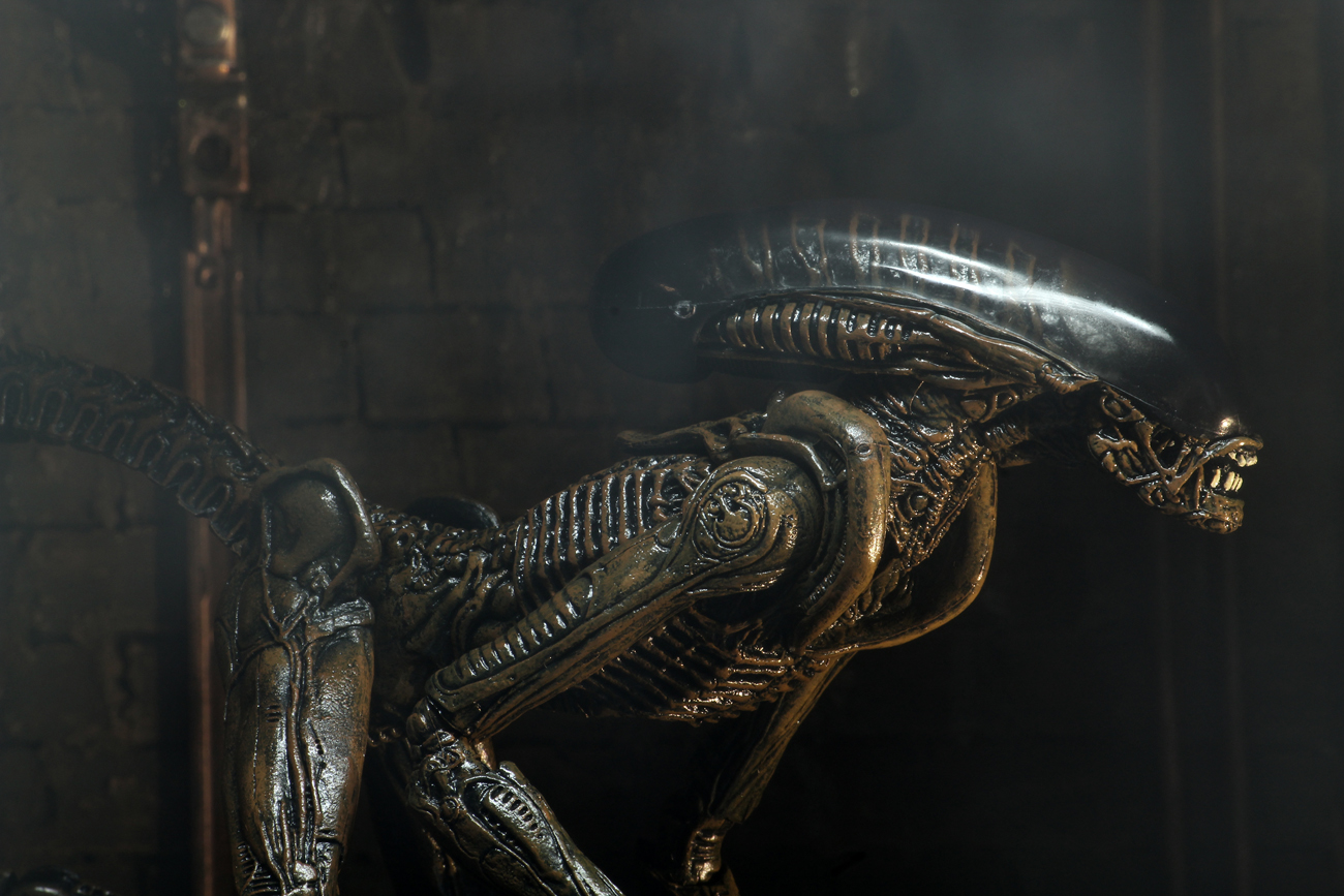 Alien 3 – 7” Scale Action Figure – Ultimate Dog Alien – NECAOnline.com